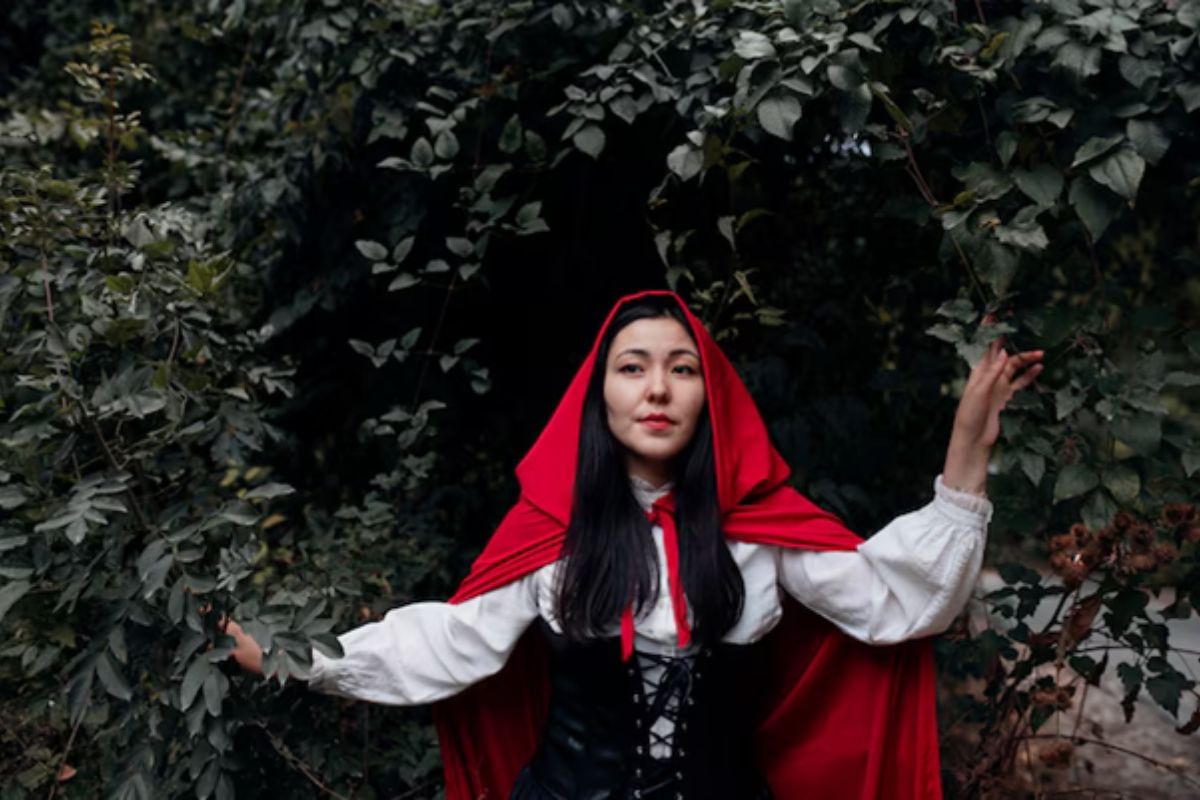 Creative Hair Colors for Fantasy and Cosplay Photography - HN Magazine