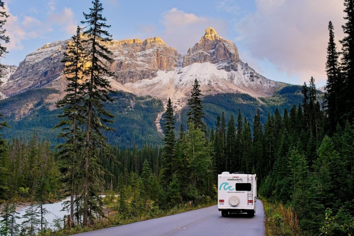 Explore Canada’s Breathtaking Landscape with a Roadsurfer Campervan ...